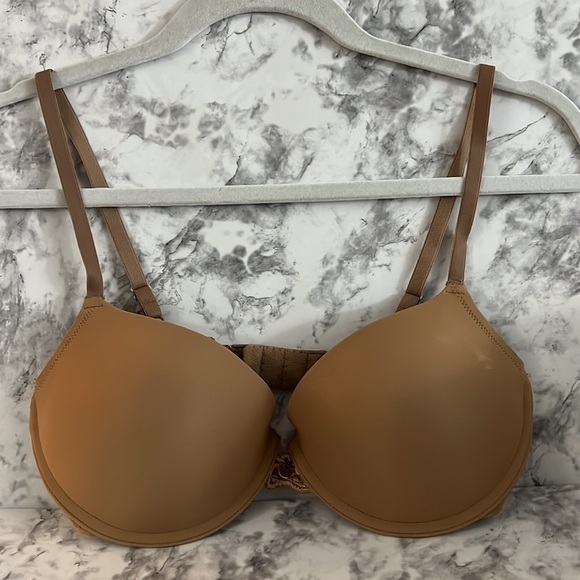 Natori | Intimates & Sleepwear | Natori Underwire Lace Trimmed Bra Size ...